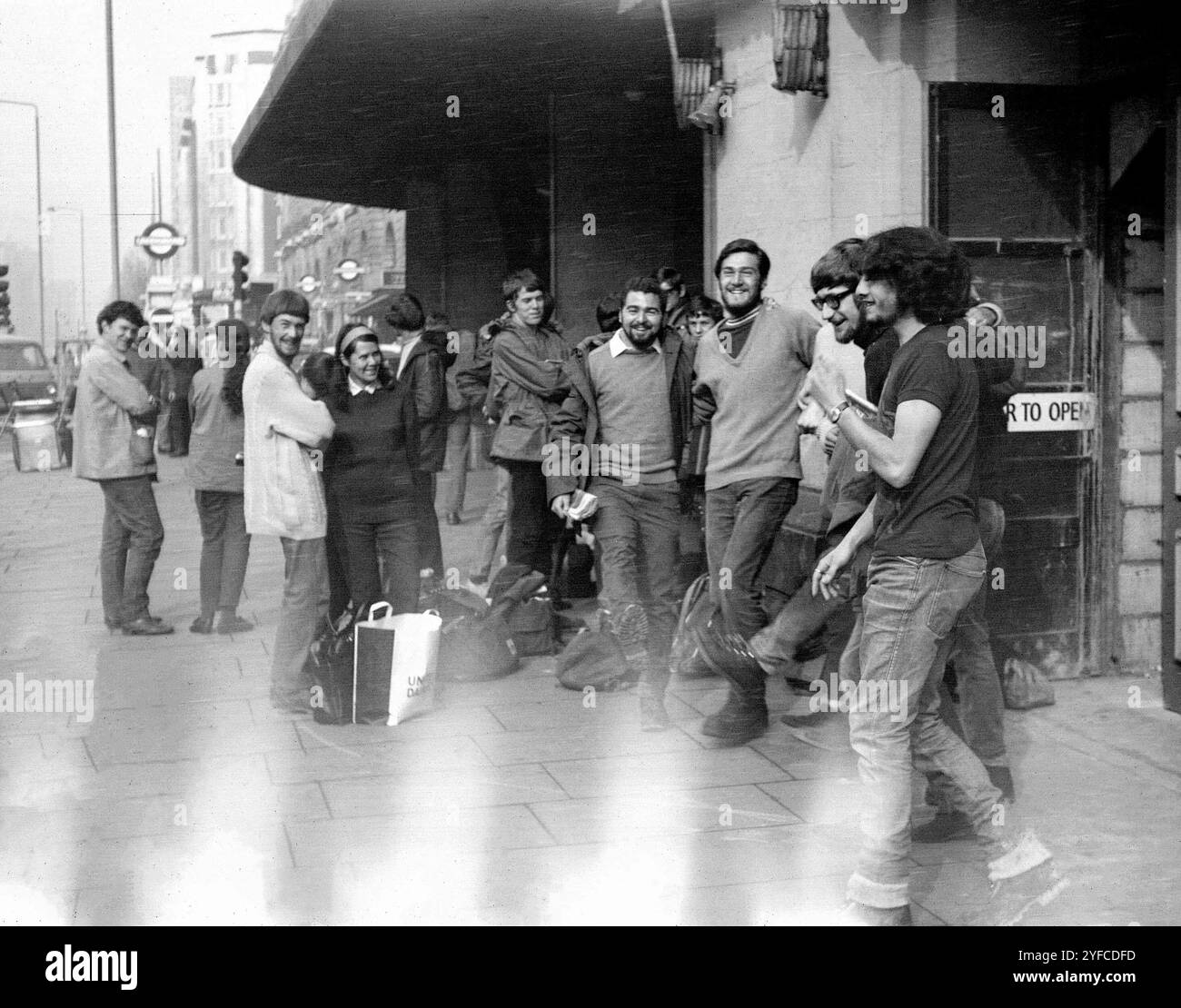 Students studying college Black and White Stock Photos & Images - Alamy