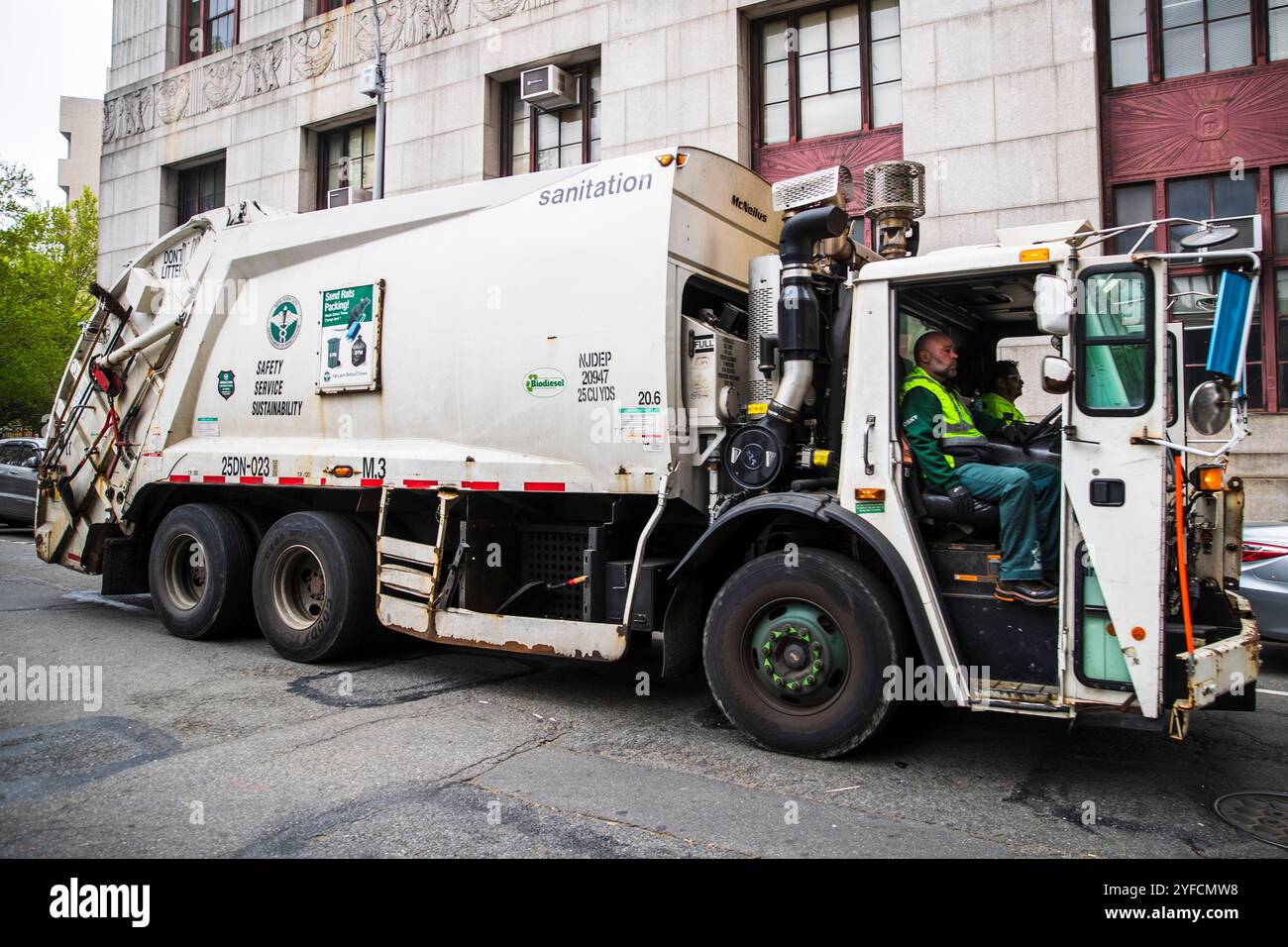New York City sanitation truck Stock Photo - Alamy