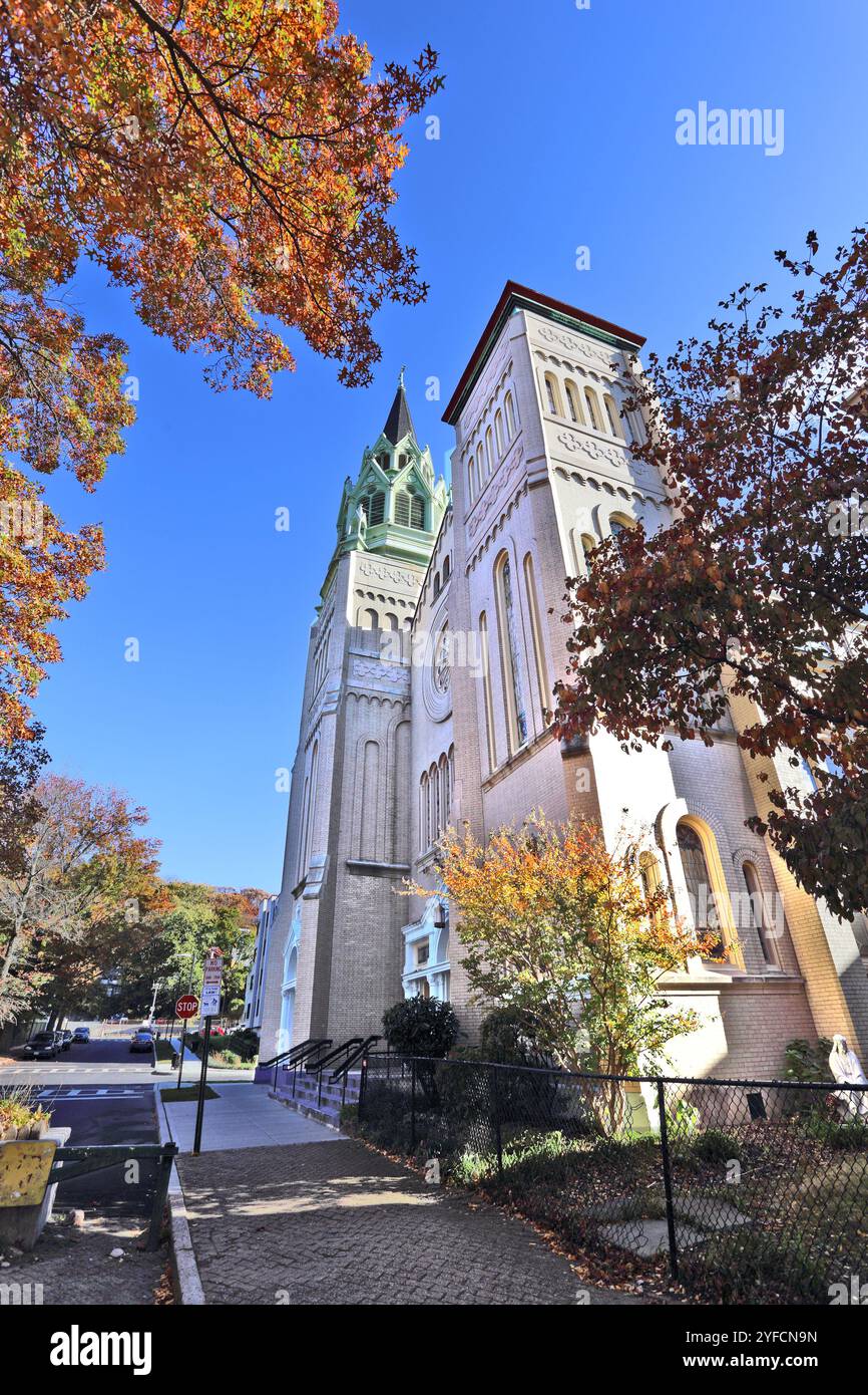 Holy trinity roman catholic hi-res stock photography and images - Alamy