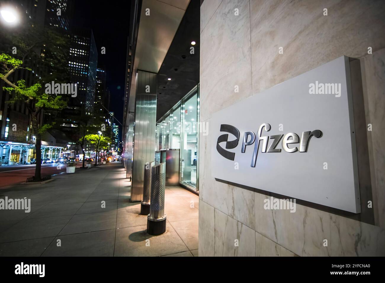Pfizer world headquarters in New York City, USA. Pfizer Inc. is an ...