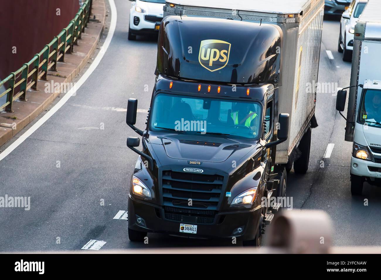 Ups truck on freeway hi-res stock photography and images - Alamy