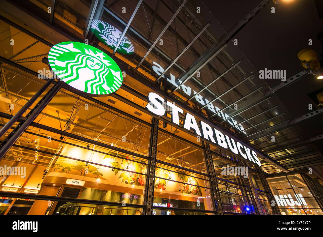 Illuminated starbucks coffee logo hi-res stock photography and images ...