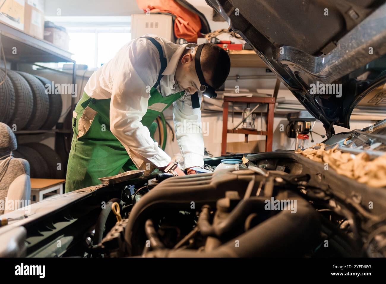 Parts of a working lift hi-res stock photography and images - Alamy