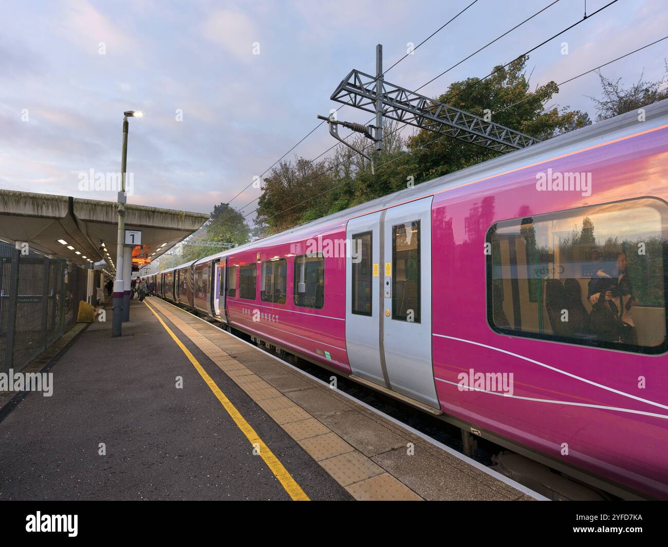 Emr train at platform hi-res stock photography and images - Alamy