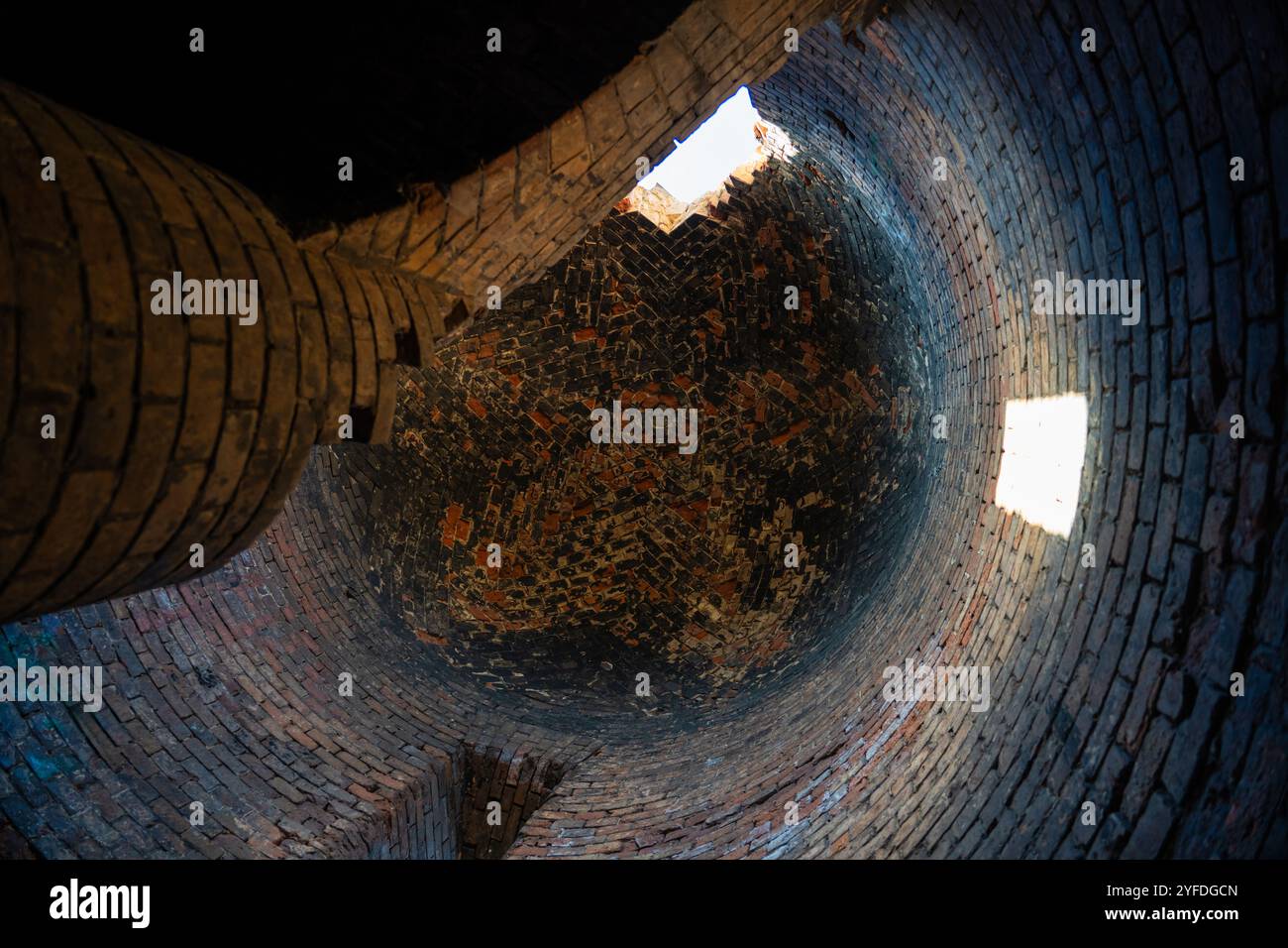 Medieval brick round tower hi-res stock photography and images - Alamy