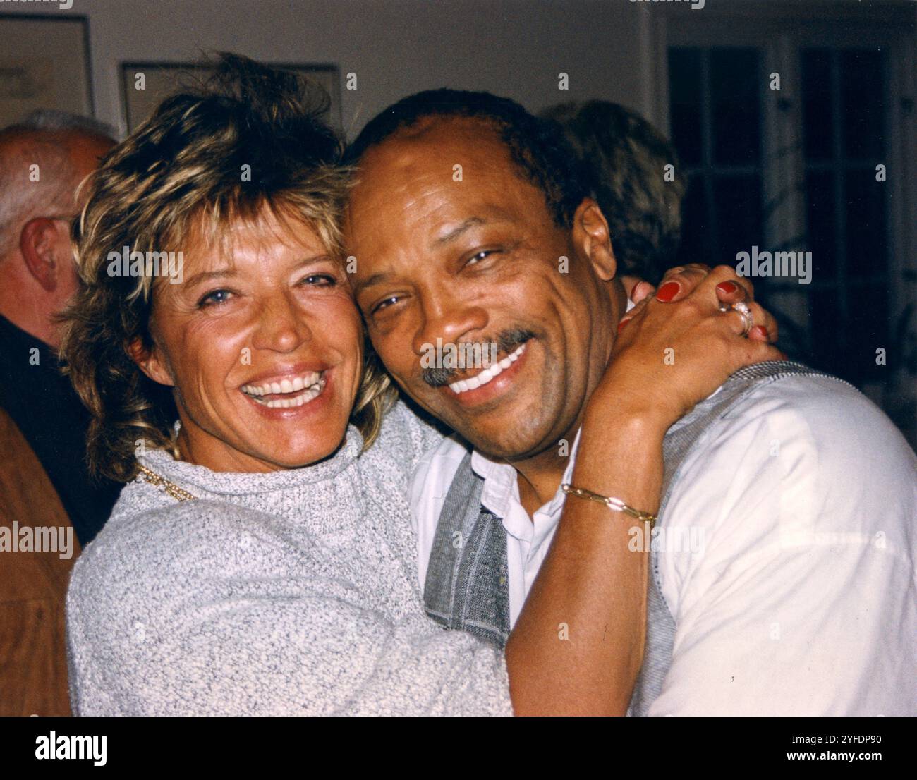 FILE 1994-04Swedish singer Barbro "Lill-Babs" Svensson together with ...
