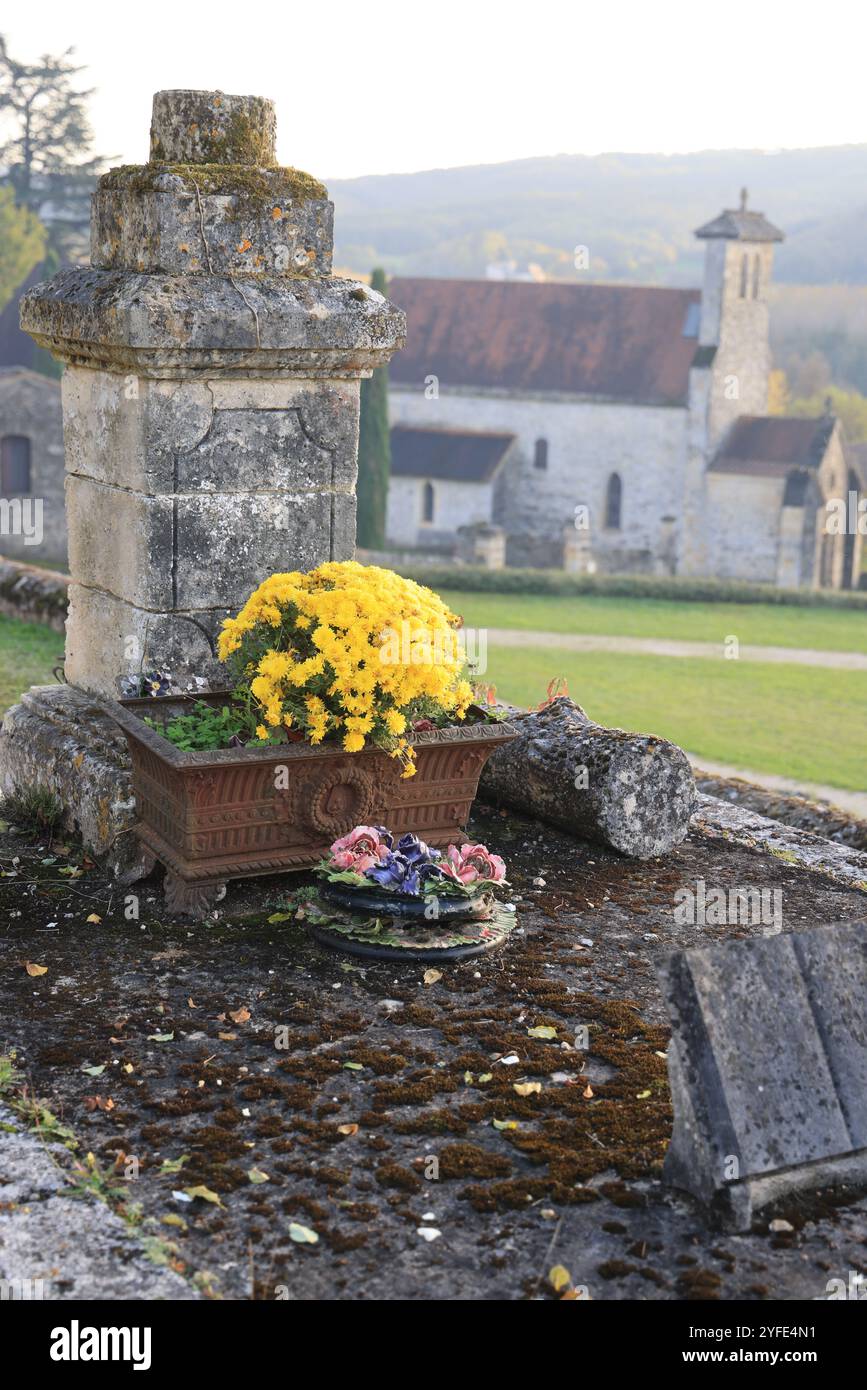 Day and Feast of the Dead in acountry cemetery. Cemetery, tomb, vault ...