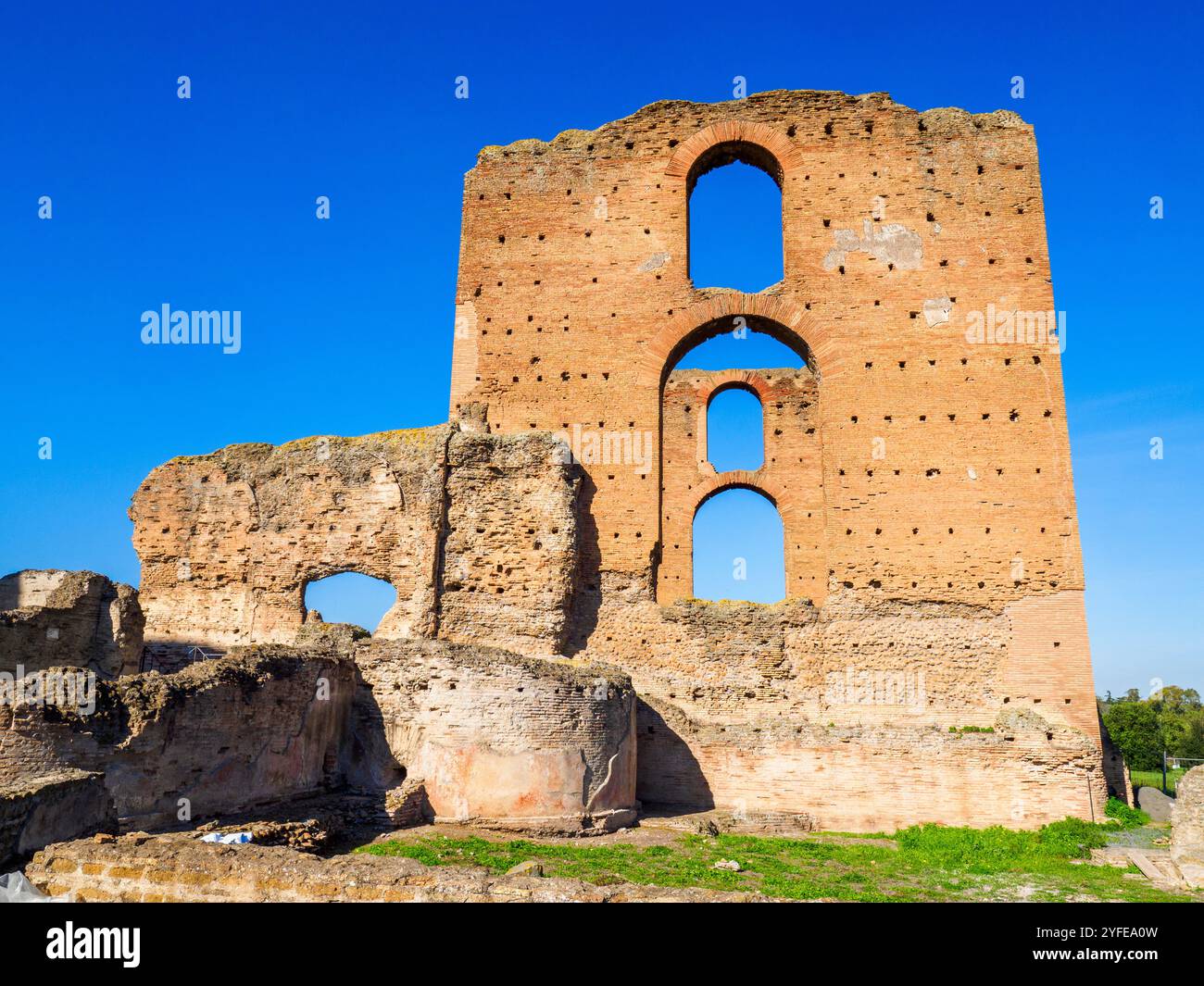 Biulding of the Calidarium thermal rooms - Villa of the Quintilii in ...