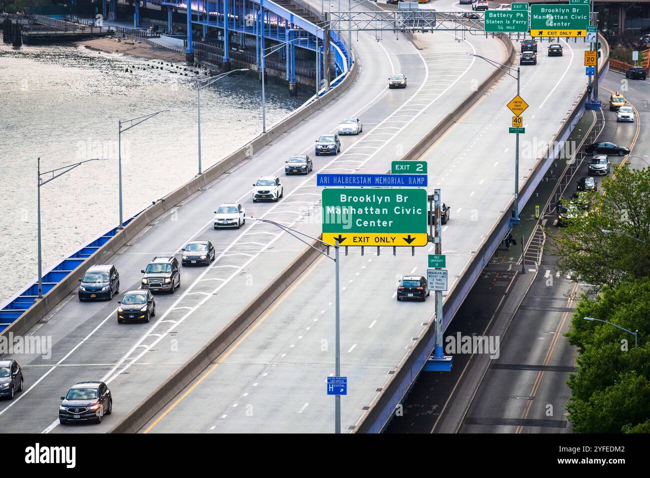 An aerial view of a highway in New York City leading to the Brooklyn ...