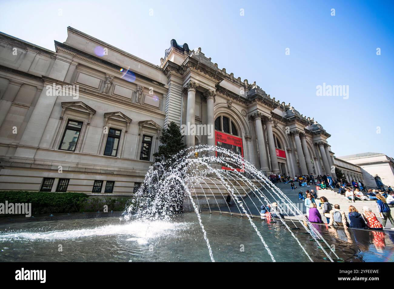 People sit and relax on the iconic steps of The Metropolitan Museum of ...