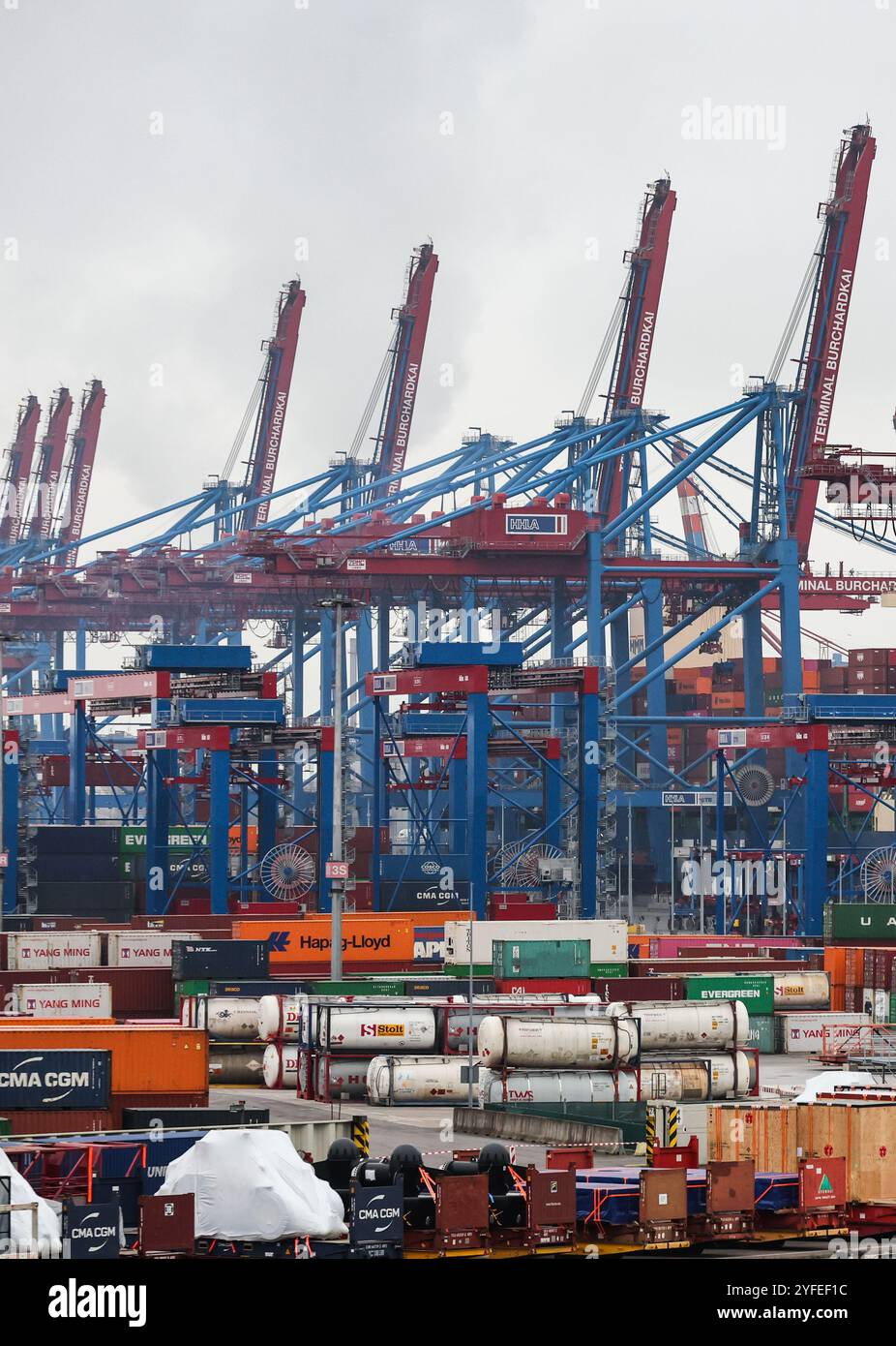 Hamburg, Germany. 04th Nov, 2024. Containers and general cargo are stored at the Container ...