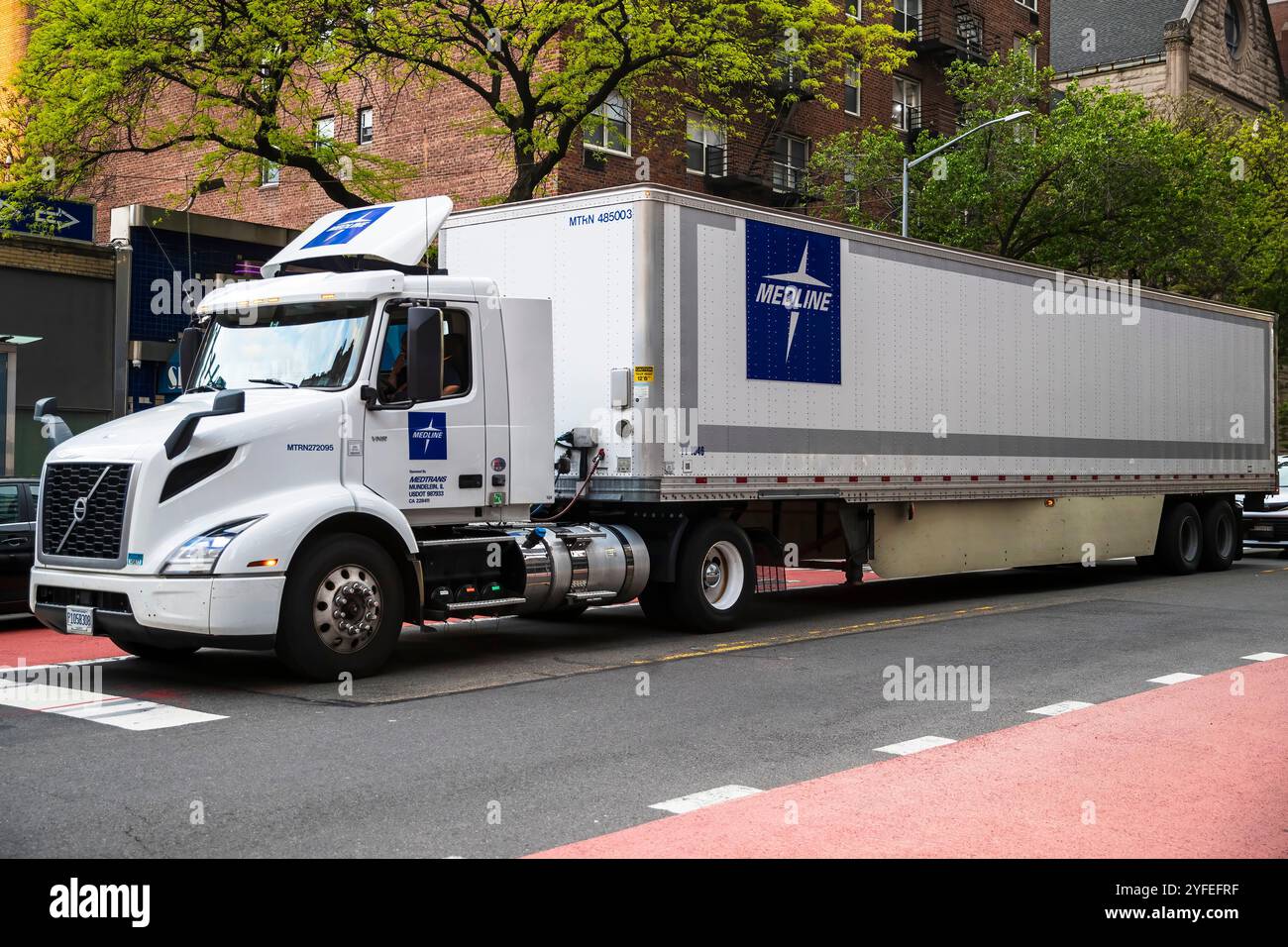 Volvo VNR series truck Stock Photo - Alamy