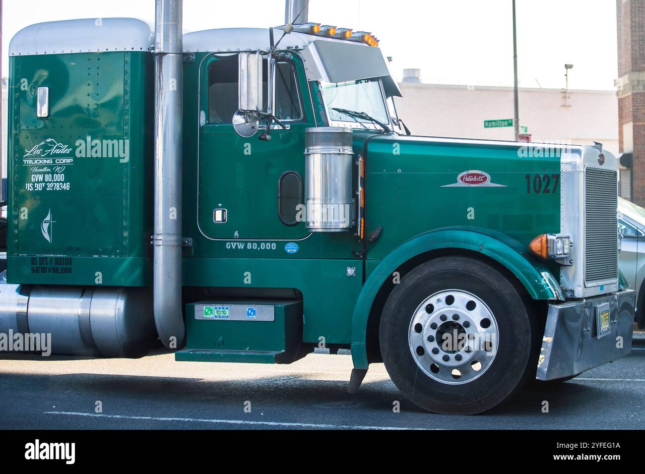 Peterbilt 359 Classic Stock Photo - Alamy