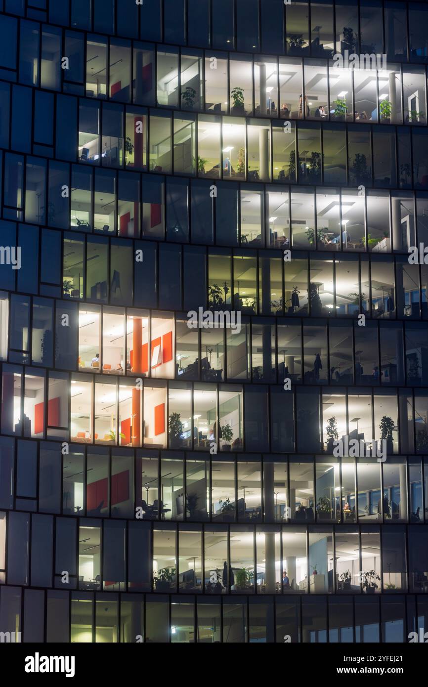 Vienna: office building, glas facade, look into offices, OMV ...