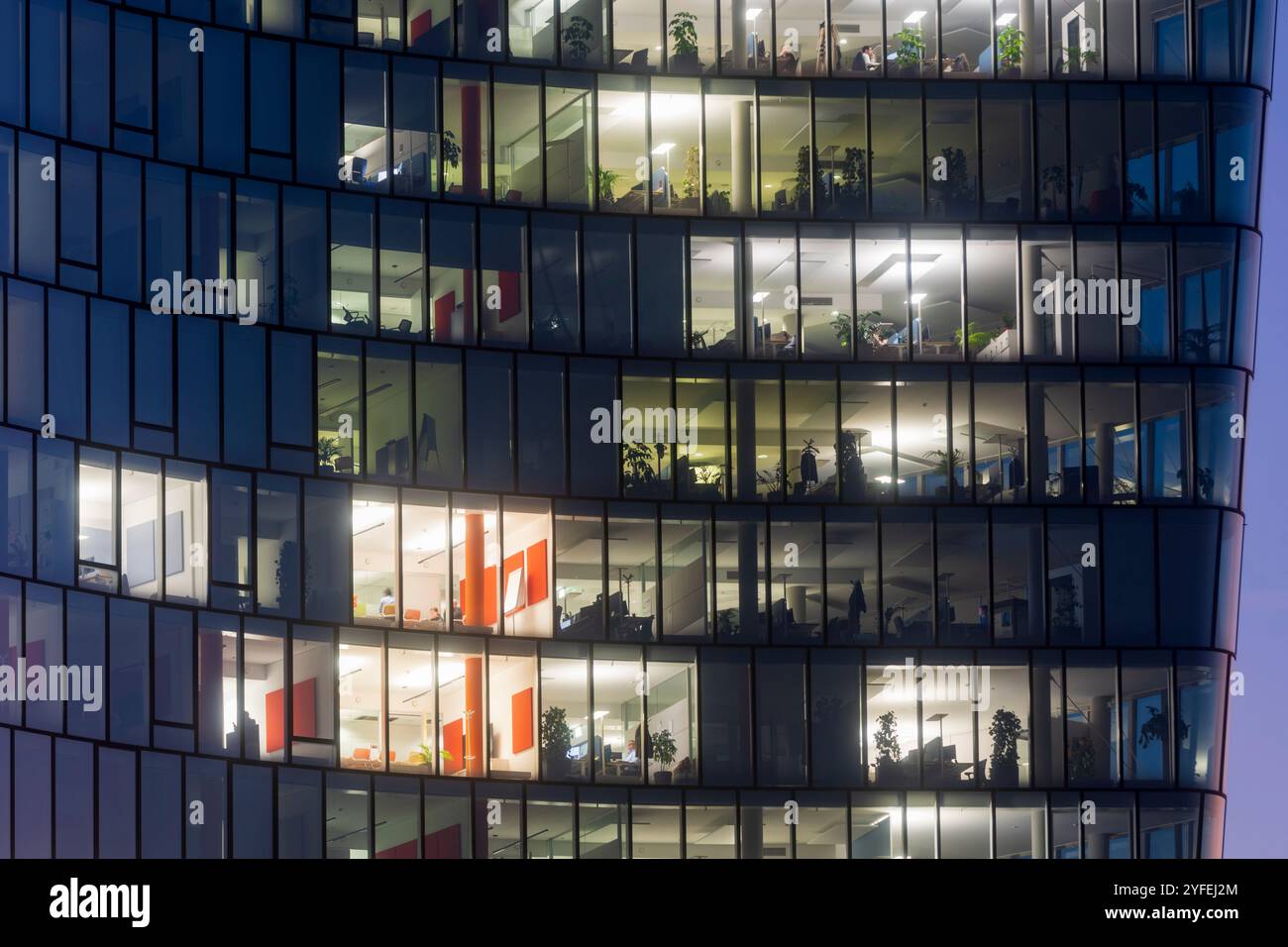 Vienna: office building, glas facade, look into offices, OMV ...