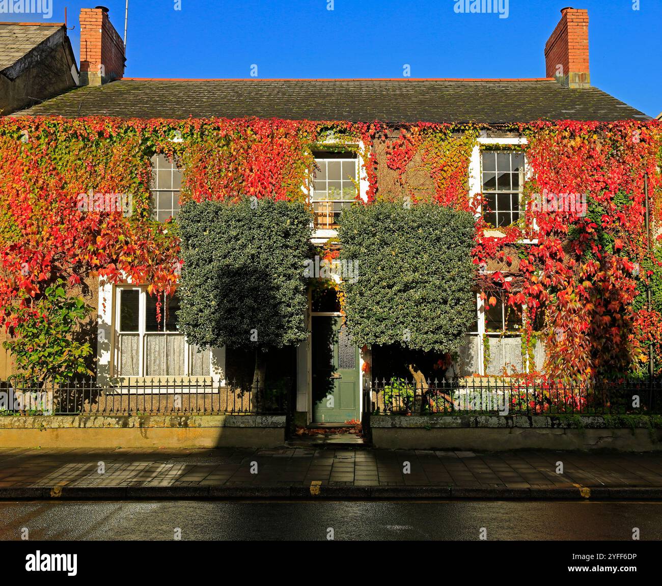 Main street in cowbridge hi-res stock photography and images - Alamy