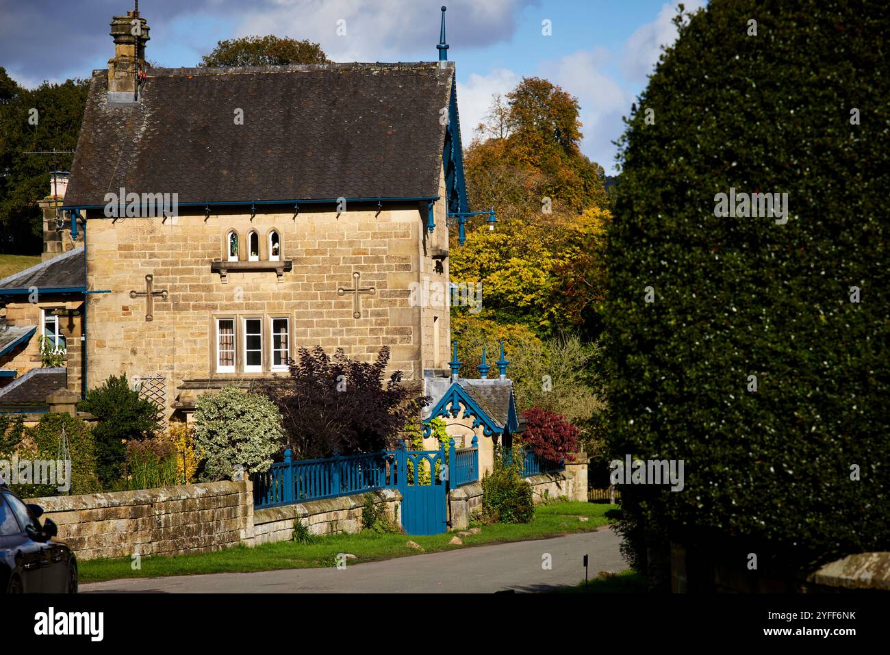 Chatsworth Park, the picturesque village of Edensor, Bakewell ...