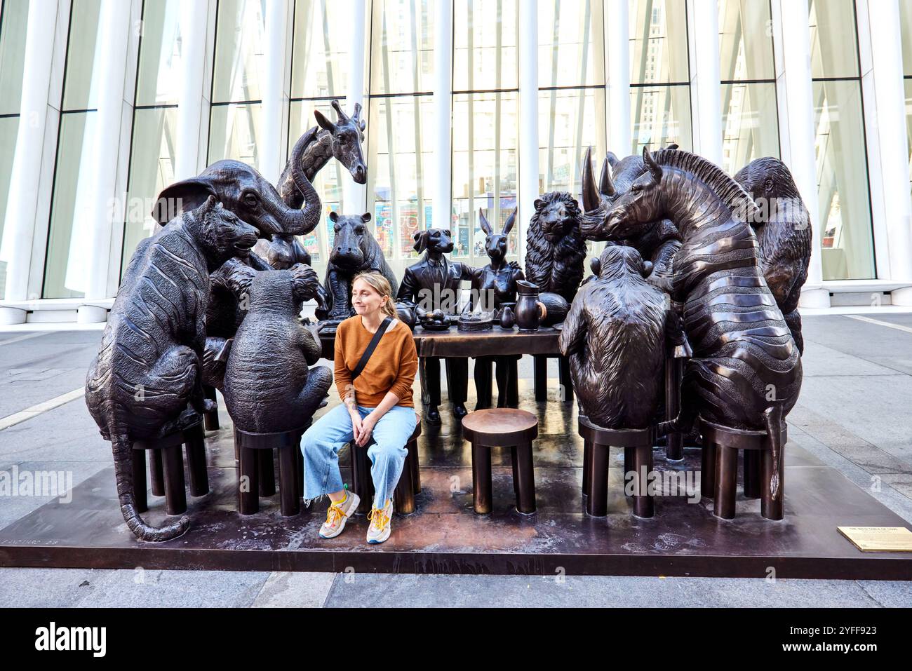 Bronze sculpture table love hi-res stock photography and images - Alamy