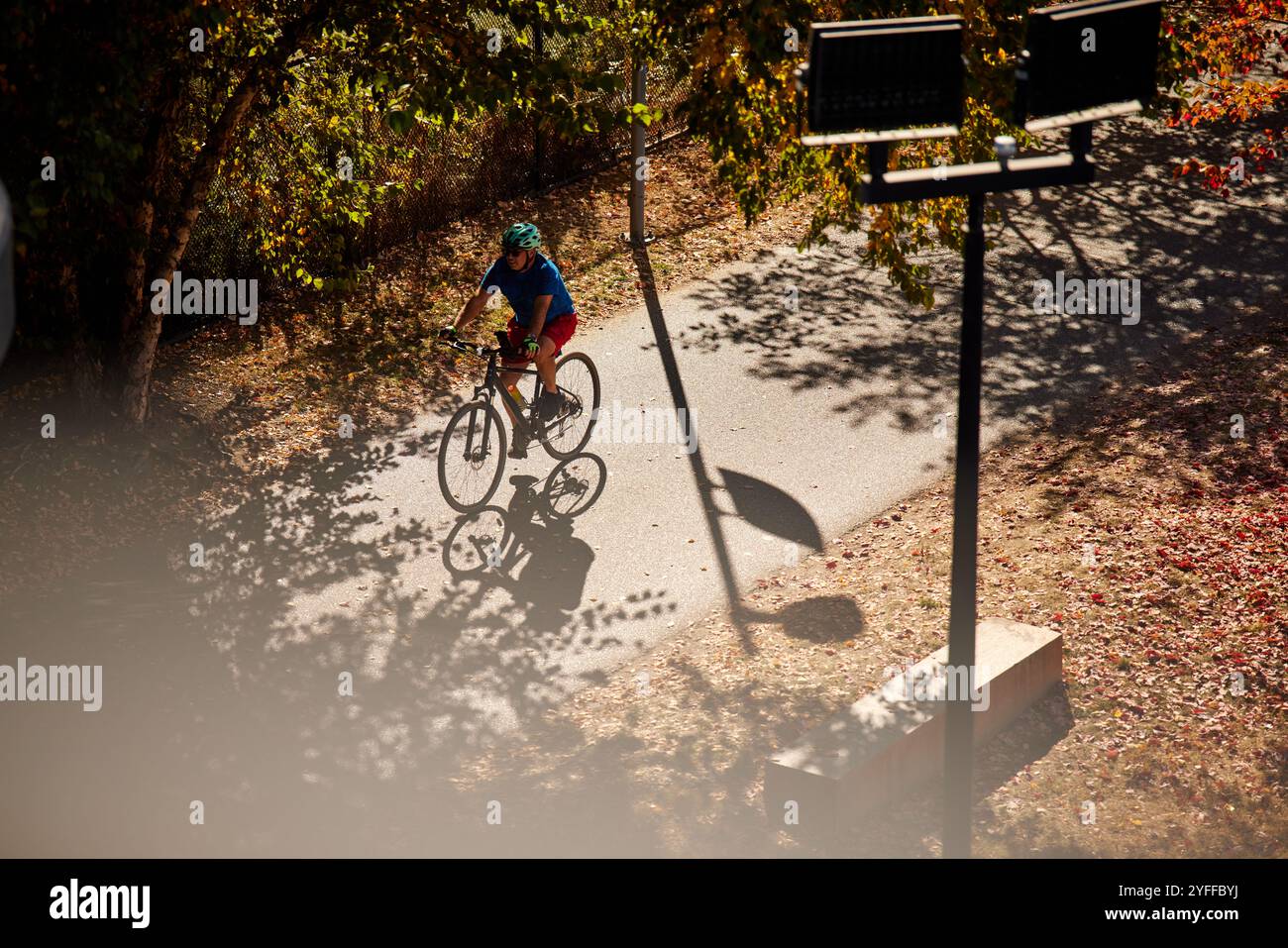 Philadelphia Schuylkill River Trail cycle path Stock Photo - Alamy