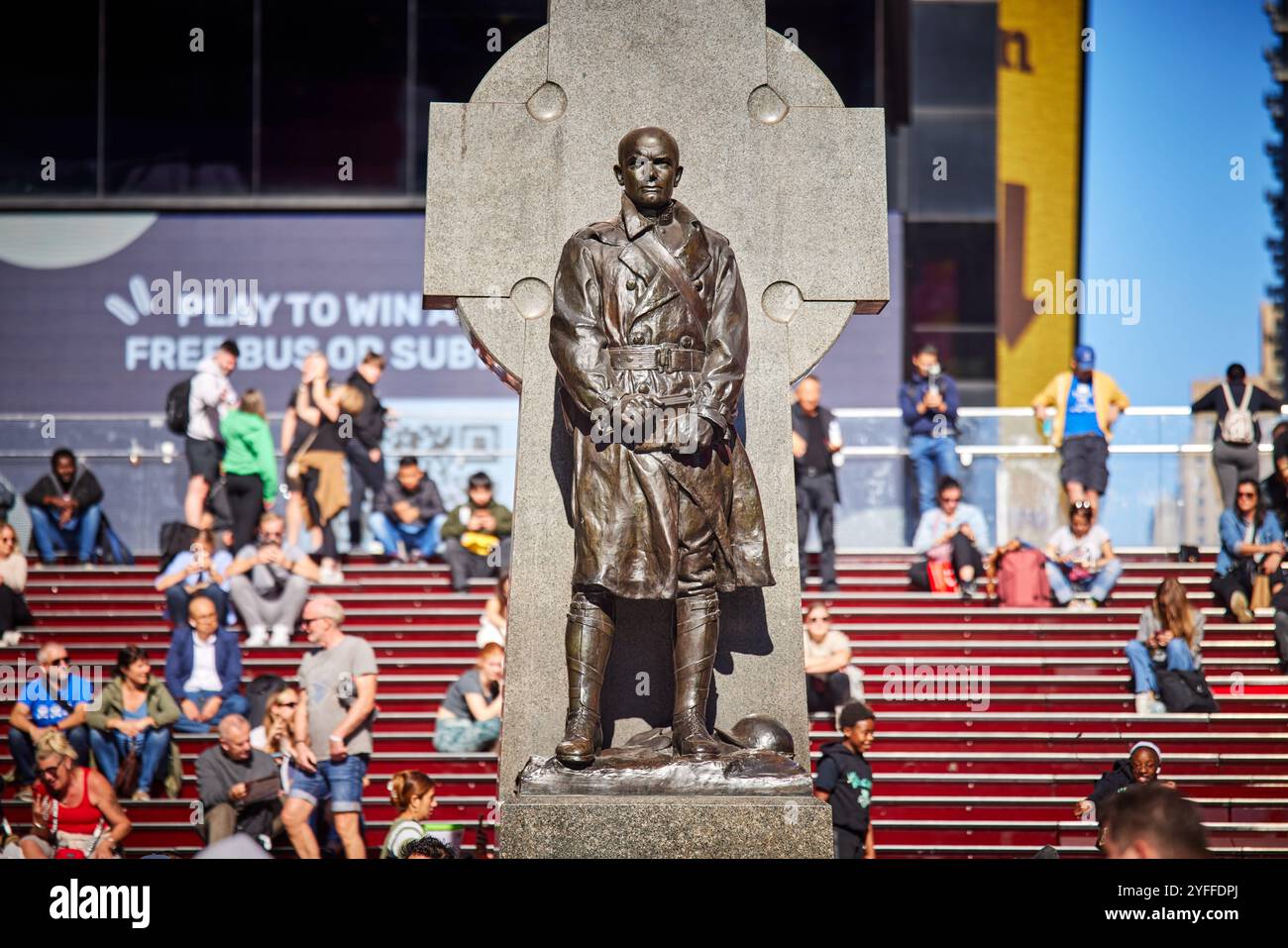 New York Times Square Statue of Francis P. Duffy Stock Photo - Alamy