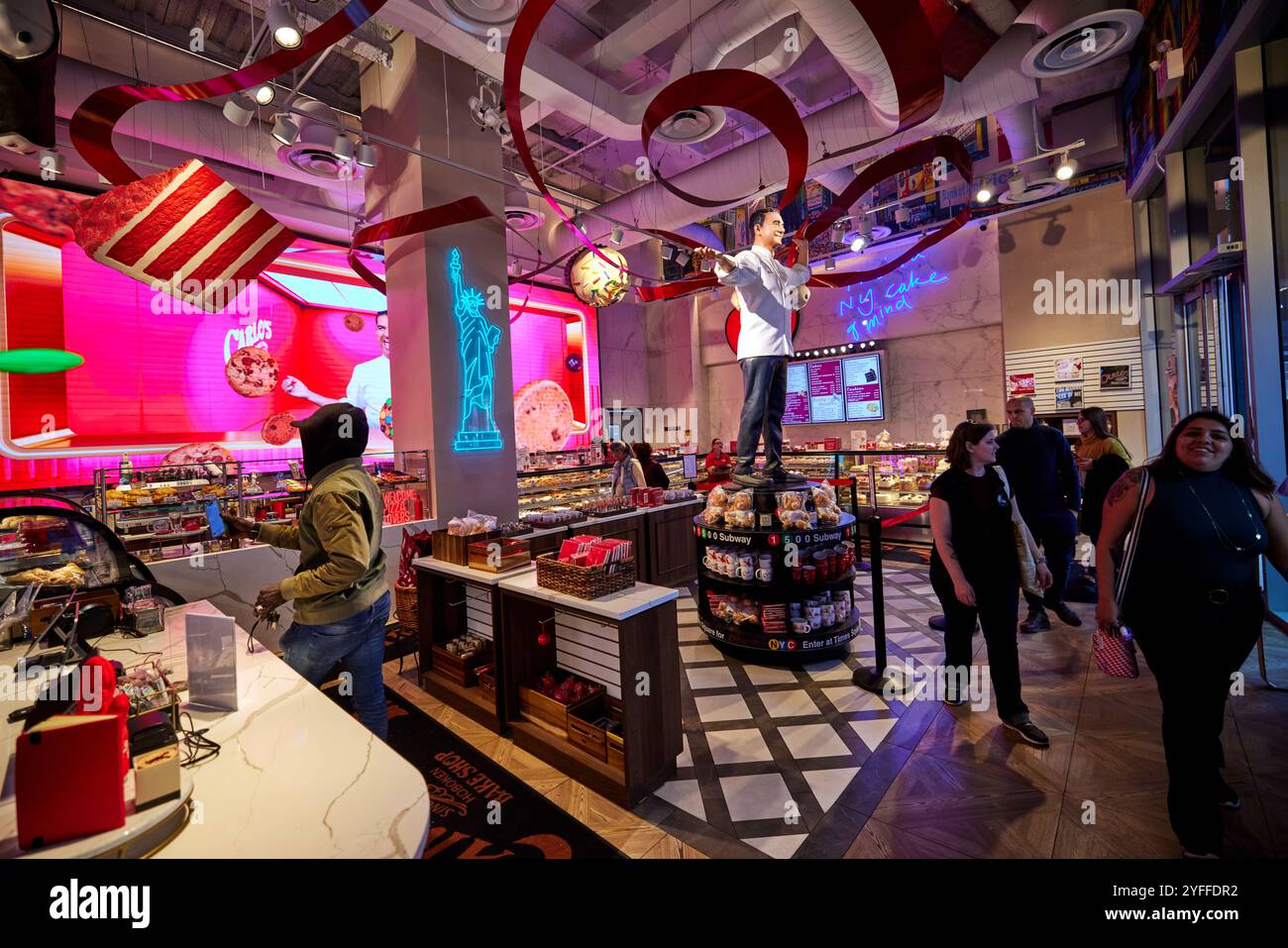 New York Times Square Carlo's Bake Shop, Carlo's Bakery interior ...