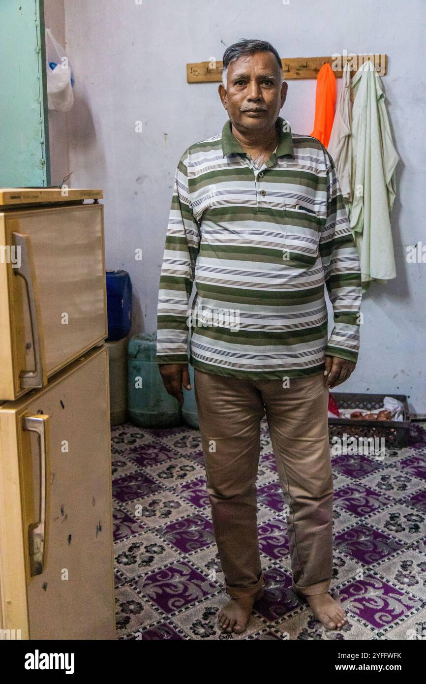AL FARAAH, SAUDI ARABIA - NOVEMBER 7, 2021: Bangladeshi man in his ...