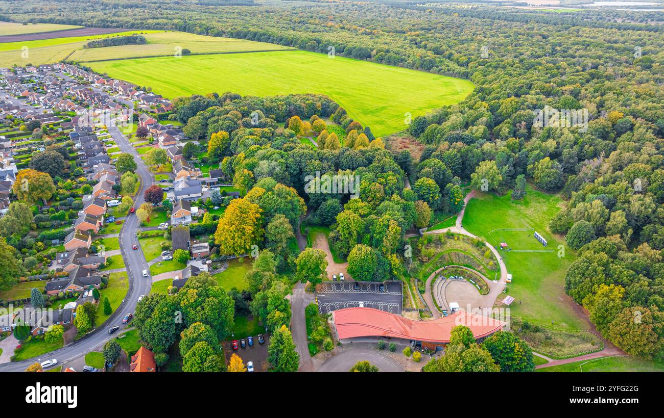 The village of Edwinstowe in the midst of Sherwood Forest ...