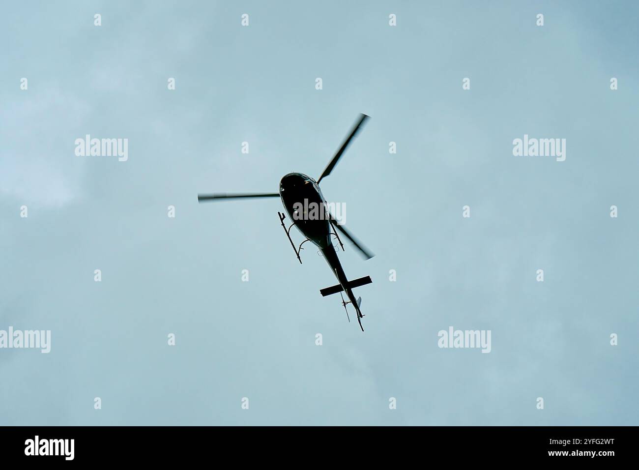 Helicopter lifting airplane hi-res stock photography and images - Alamy