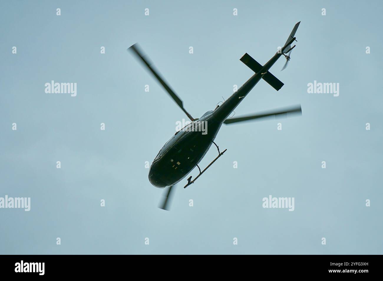 Helicopter lifting airplane hi-res stock photography and images - Alamy