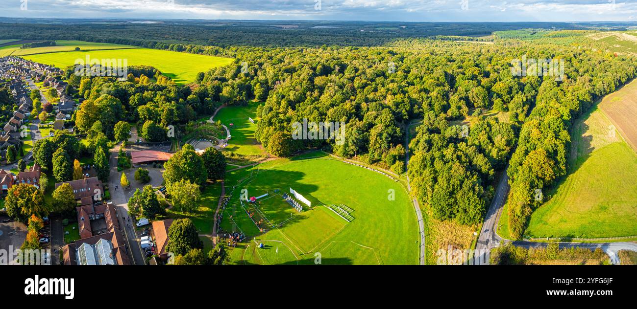 The village of Edwinstowe in the midst of Sherwood Forest ...