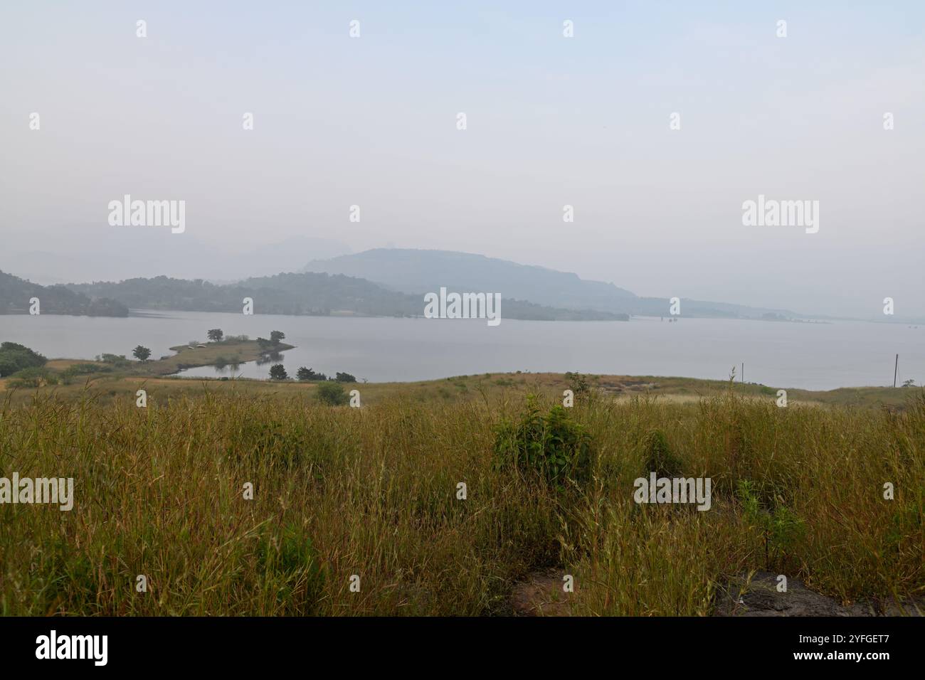 A view of the Arthur Lake backwaters, Bhandardara Stock Photo - Alamy