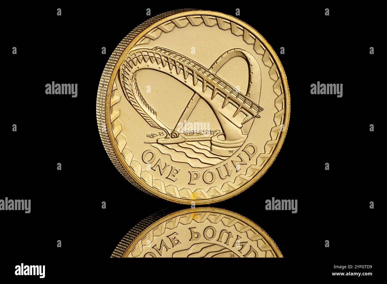 Bridge one pound coin hi-res stock photography and images - Alamy