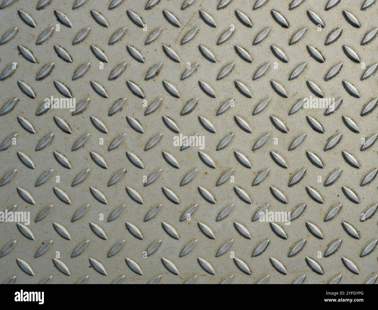 The surface of the checker plate with its precise grooves offers a ...