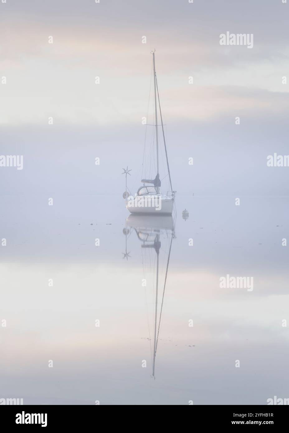 Sunrise. Lake Windermere, Waterhead, Ambleside, Cumbria, UK. 29 October ...