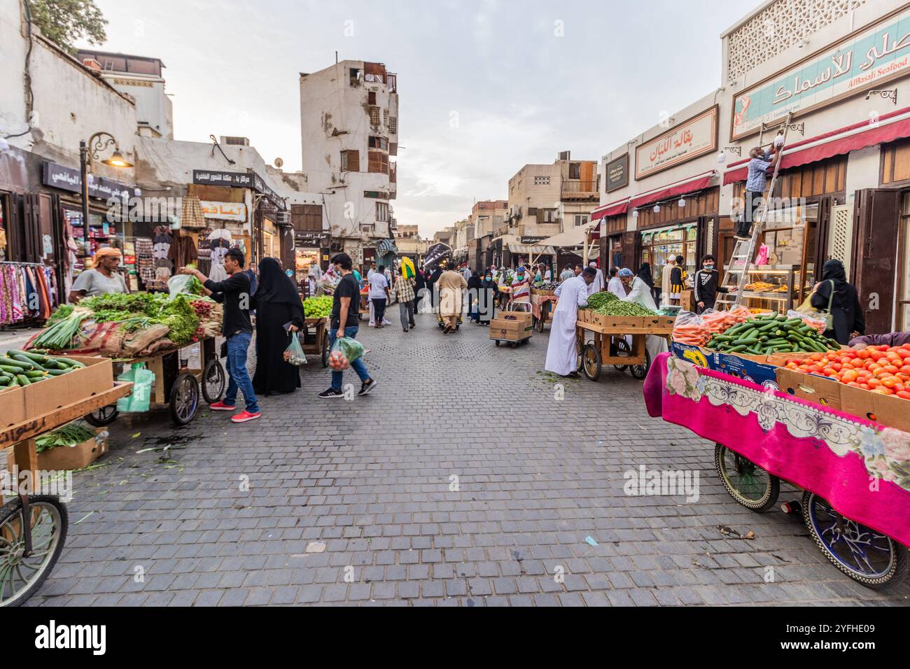 JEDDAH, SAUDI ARABIA - NOVEMBER 15, 2021: Grocery market in Al Balad ...