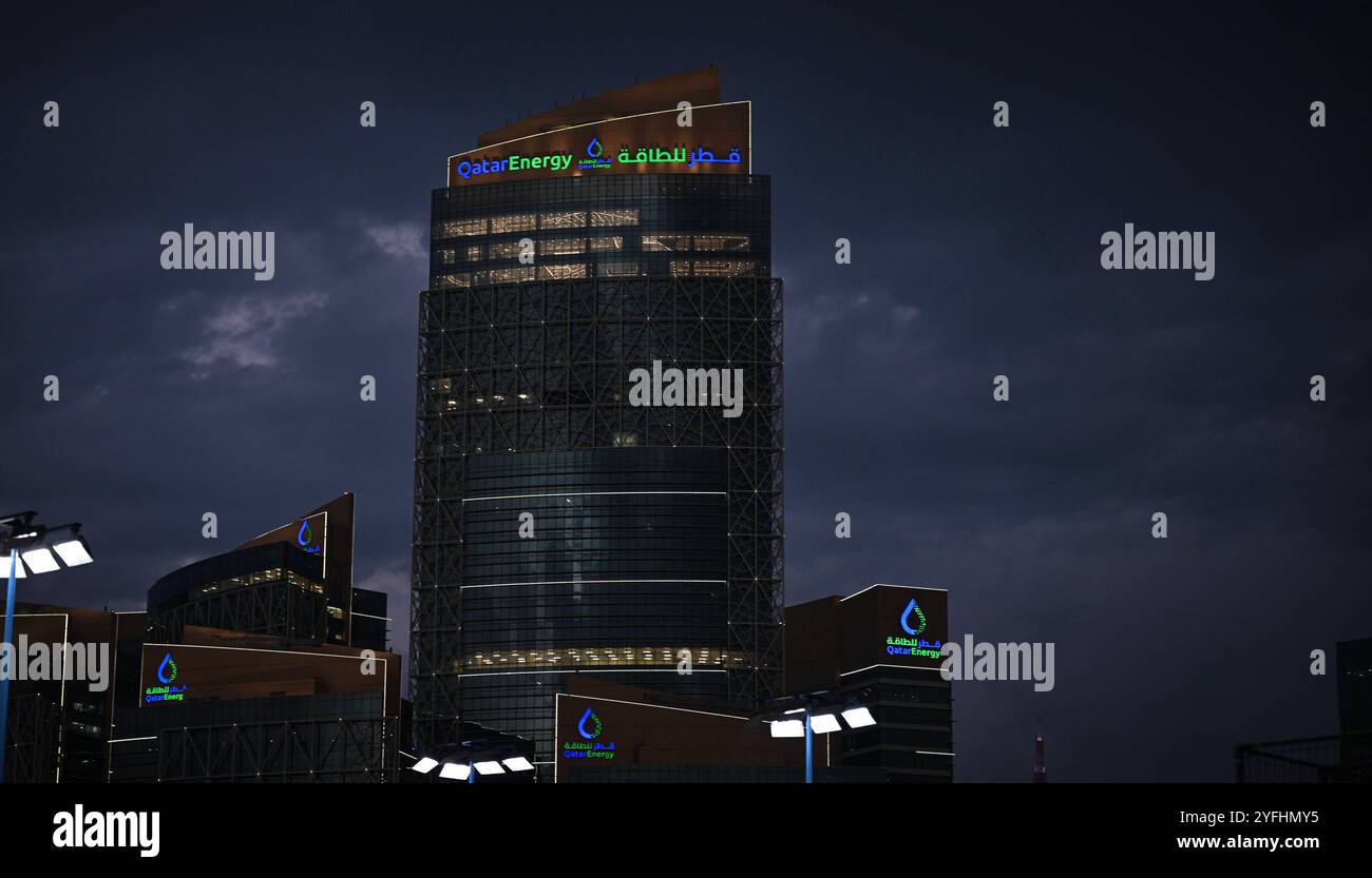 Qatar energy building doha hi-res stock photography and images - Alamy