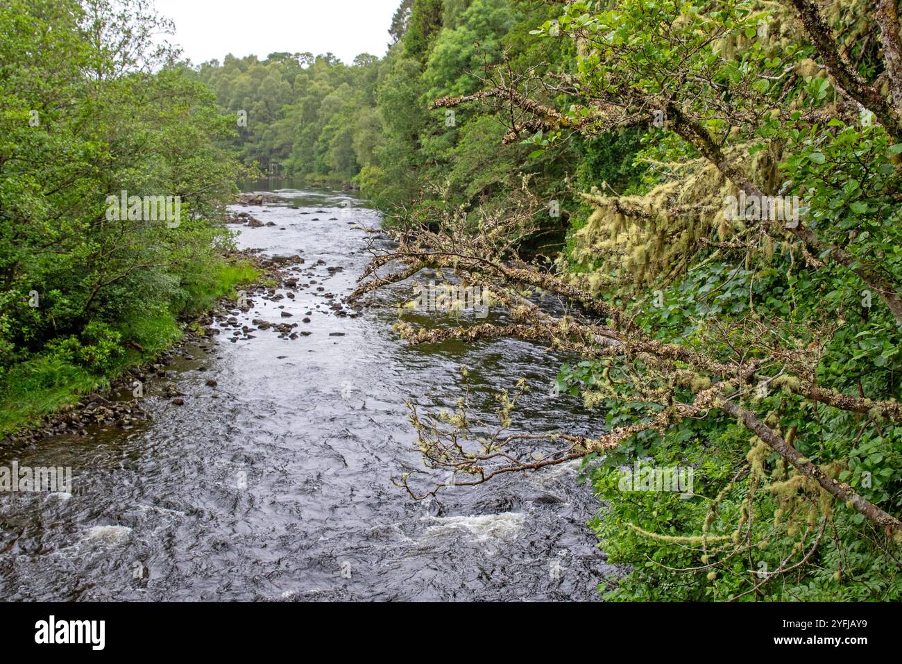 River garry invergarry hi-res stock photography and images - Alamy