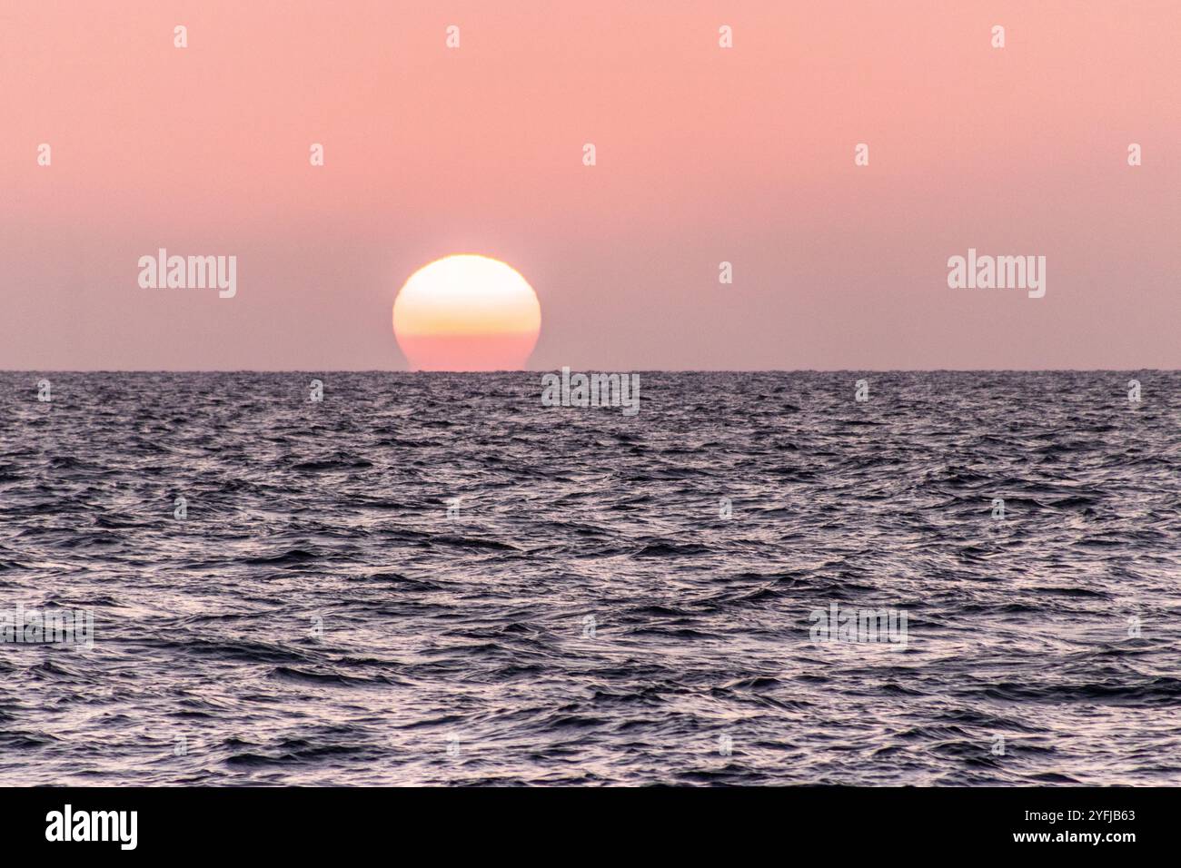 Red sea jeddah sunset hi-res stock photography and images - Alamy