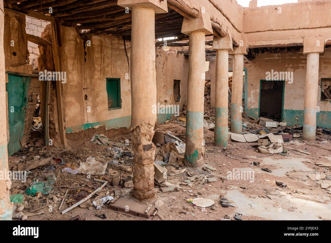 Ruin of an old house in Ha'il, Saudi Arabia Stock Photo - Alamy