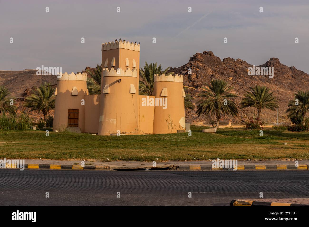 Fort model on a roundabout in Ha'il, Saudi Arabia Stock Photo - Alamy