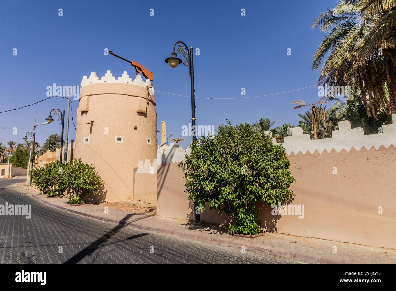 Mud brick wall and tower in Jubbah, Saudi Arabia Stock Photo - Alamy