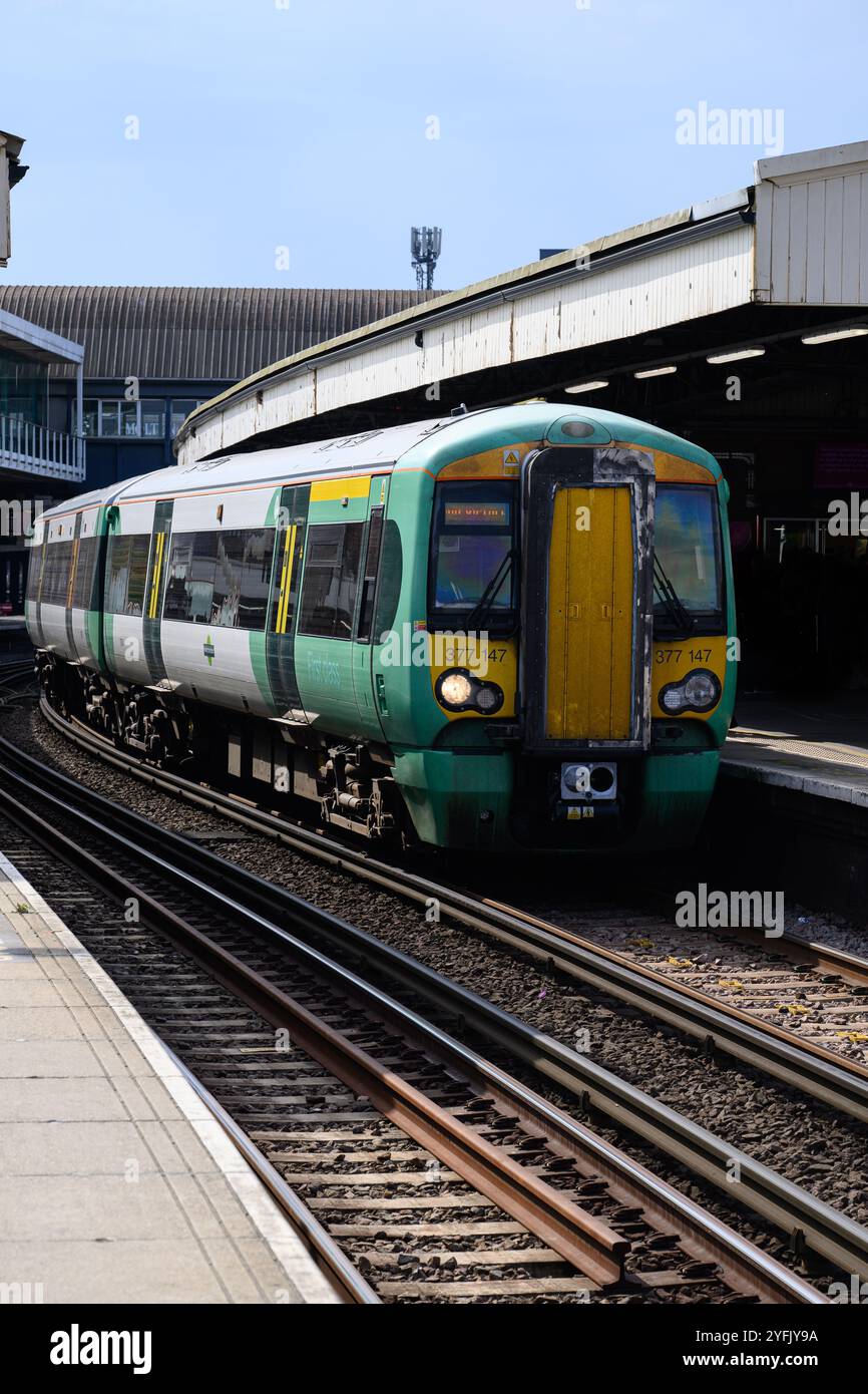 Class 377 passenger train hi-res stock photography and images - Alamy