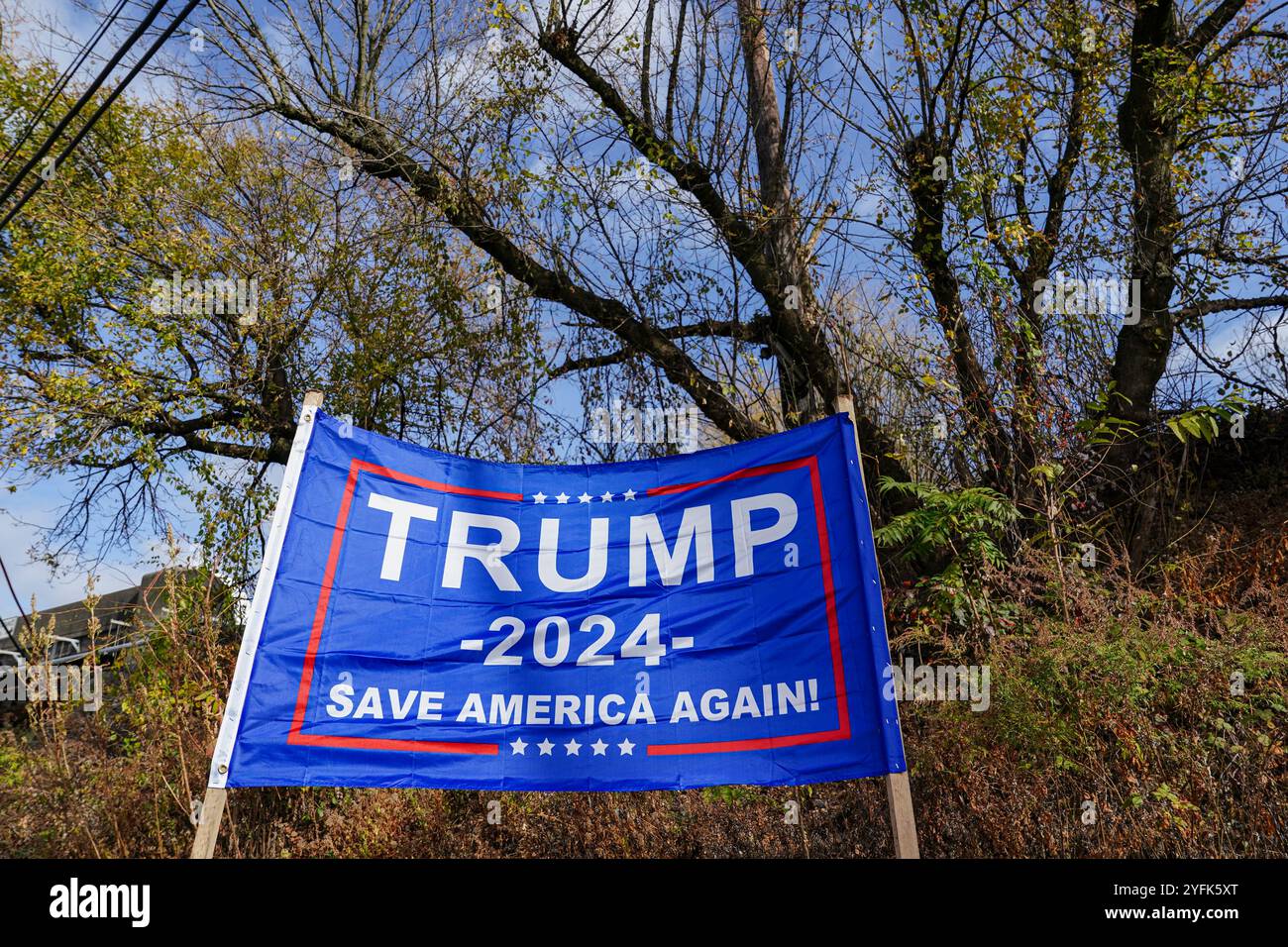 Pennsylvania 2024 election signs hi-res stock photography and images ...