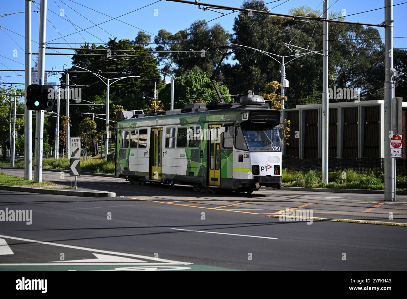 City bound Z-class tram heading along St Kilda Rd, shortly after ...