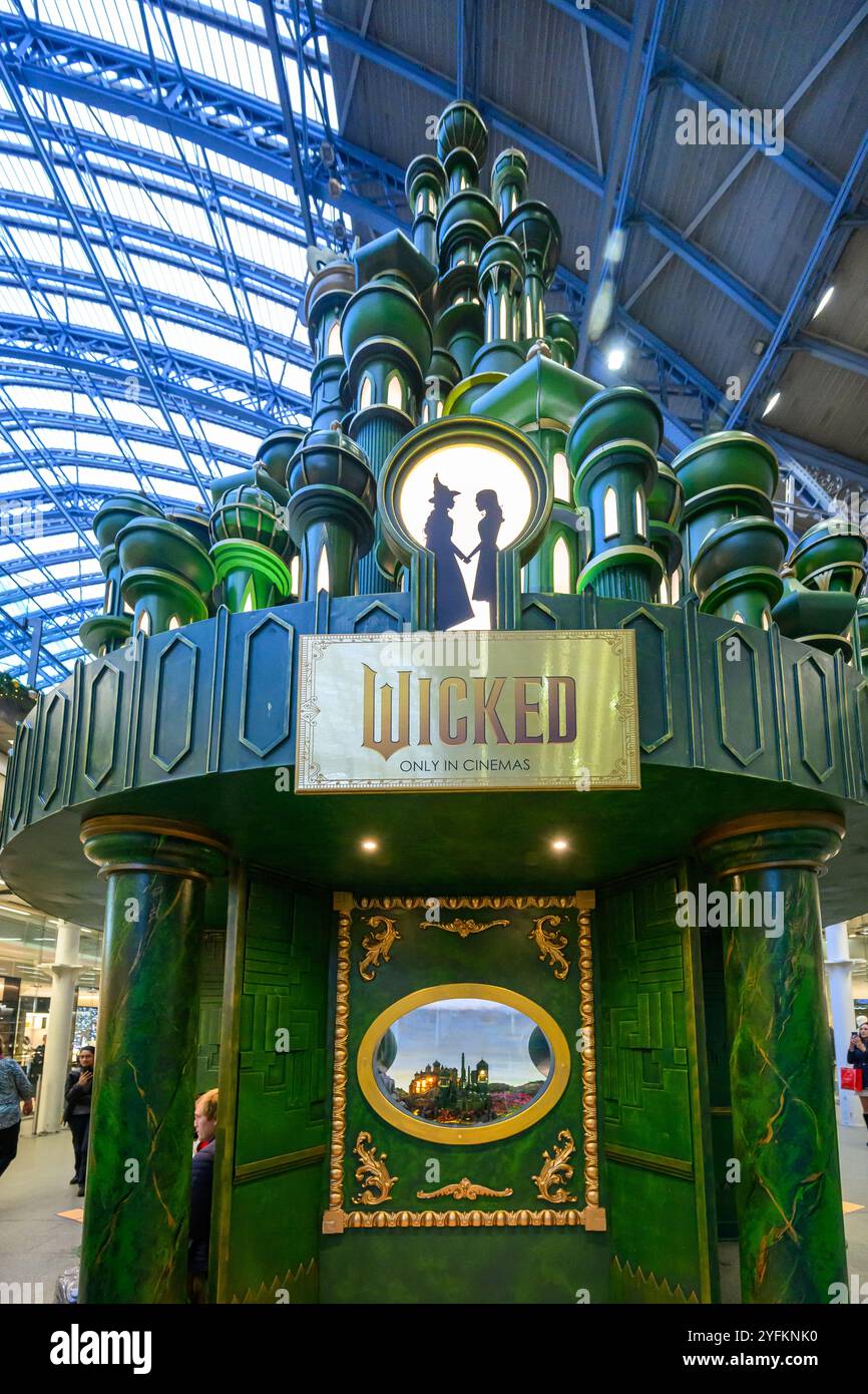 London, UK, 4th November 2024, The latest 11 meter high Christmas tree ...