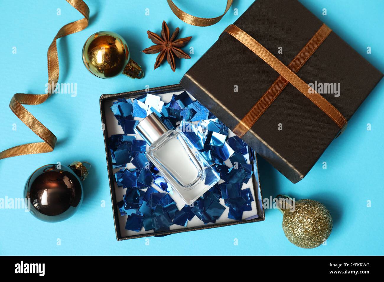 Blue perfume bottle box hi-res stock photography and images - Alamy