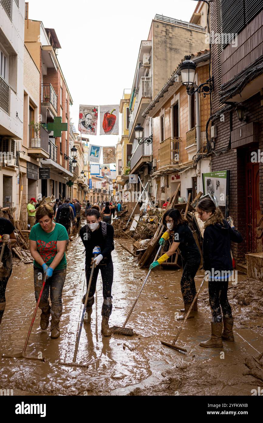 Paiporta, Spain - 03 November 2024: Locals and volunteers are seen ...