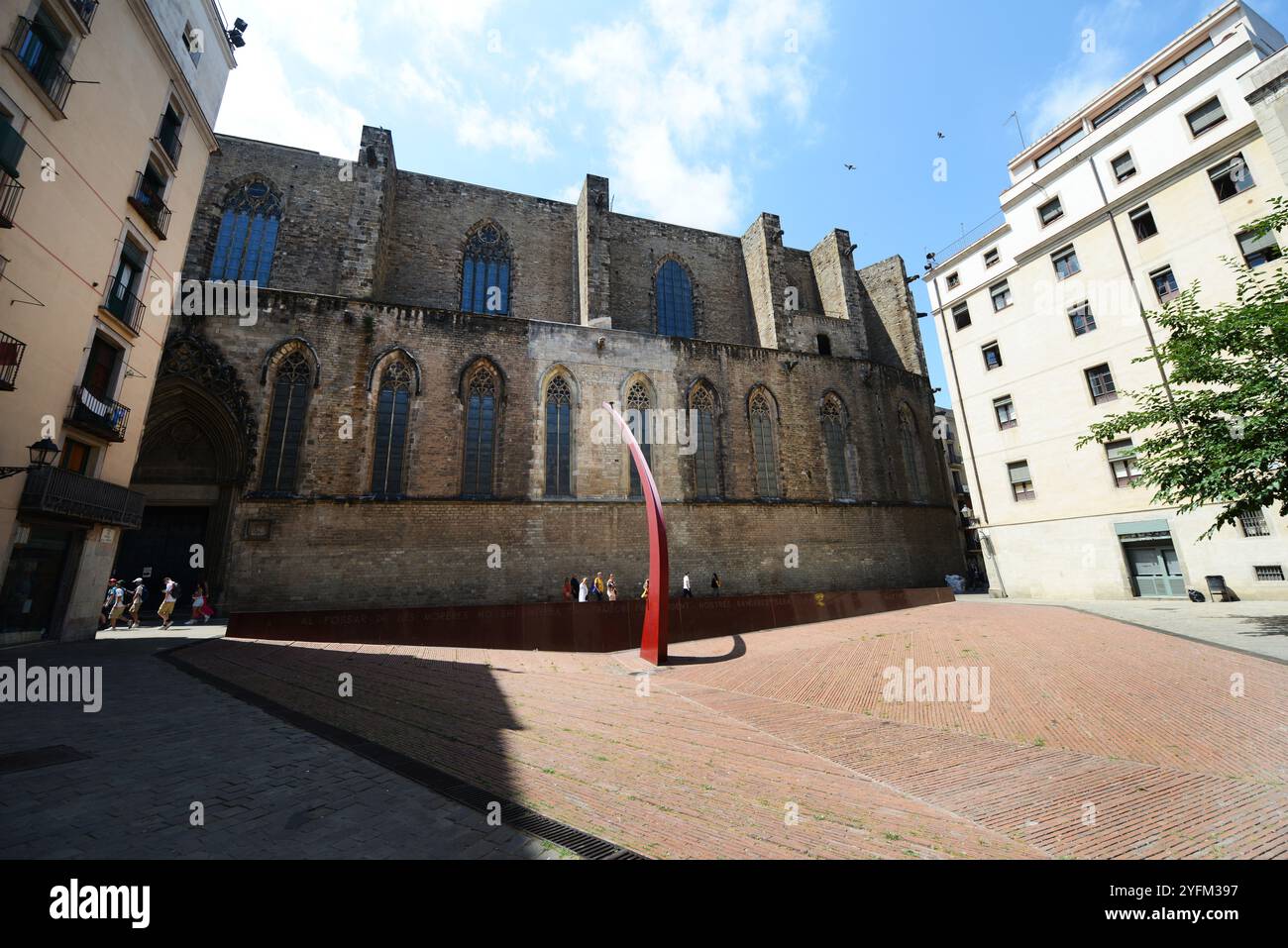 Plaça del Fossar de les Moreres in Barcelona,Spain Stock Photo - Alamy