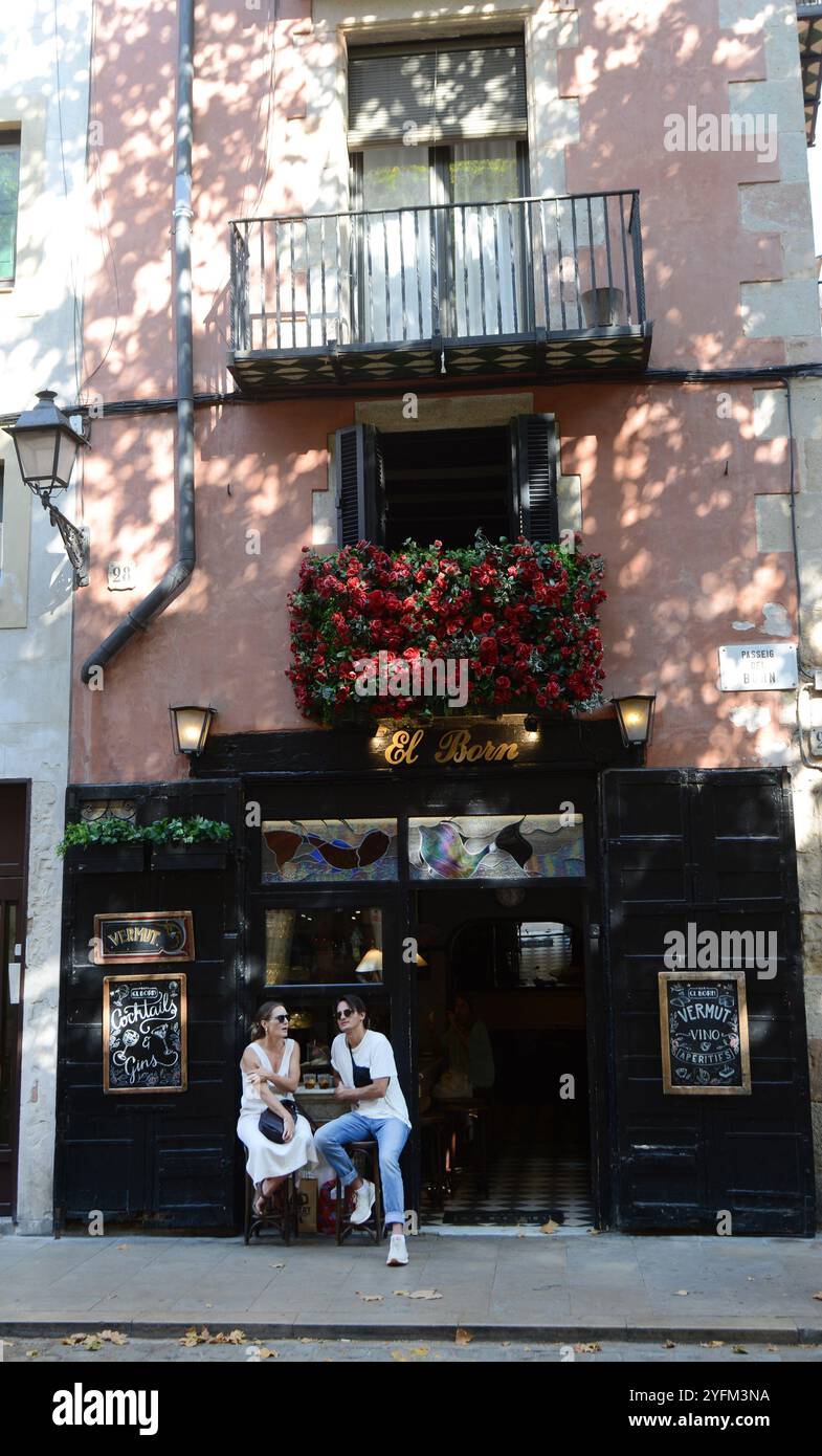 Bar El Born on Passeig del Born in Barcelona, Spain Stock Photo - Alamy