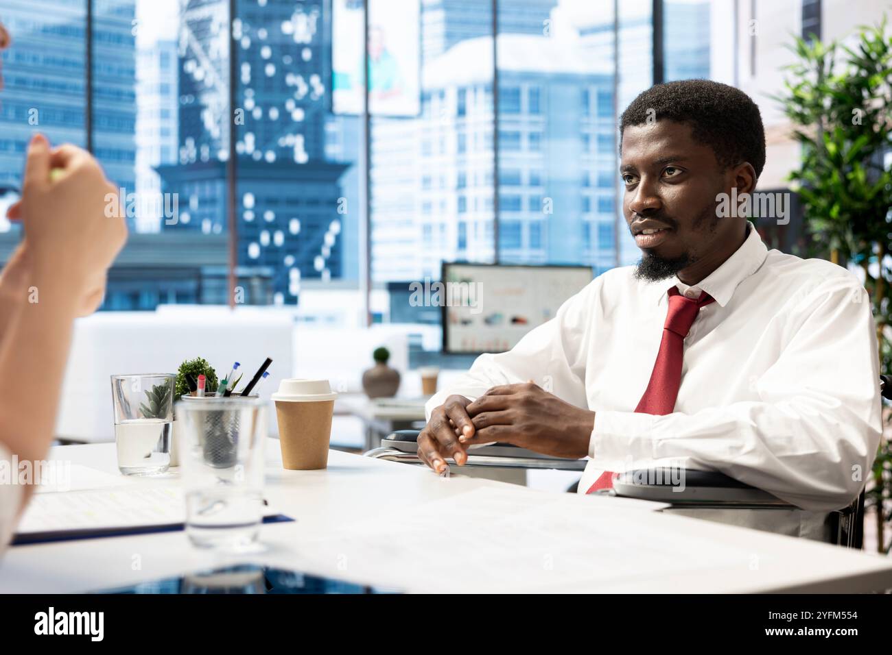 Headhunter offer hi-res stock photography and images - Alamy